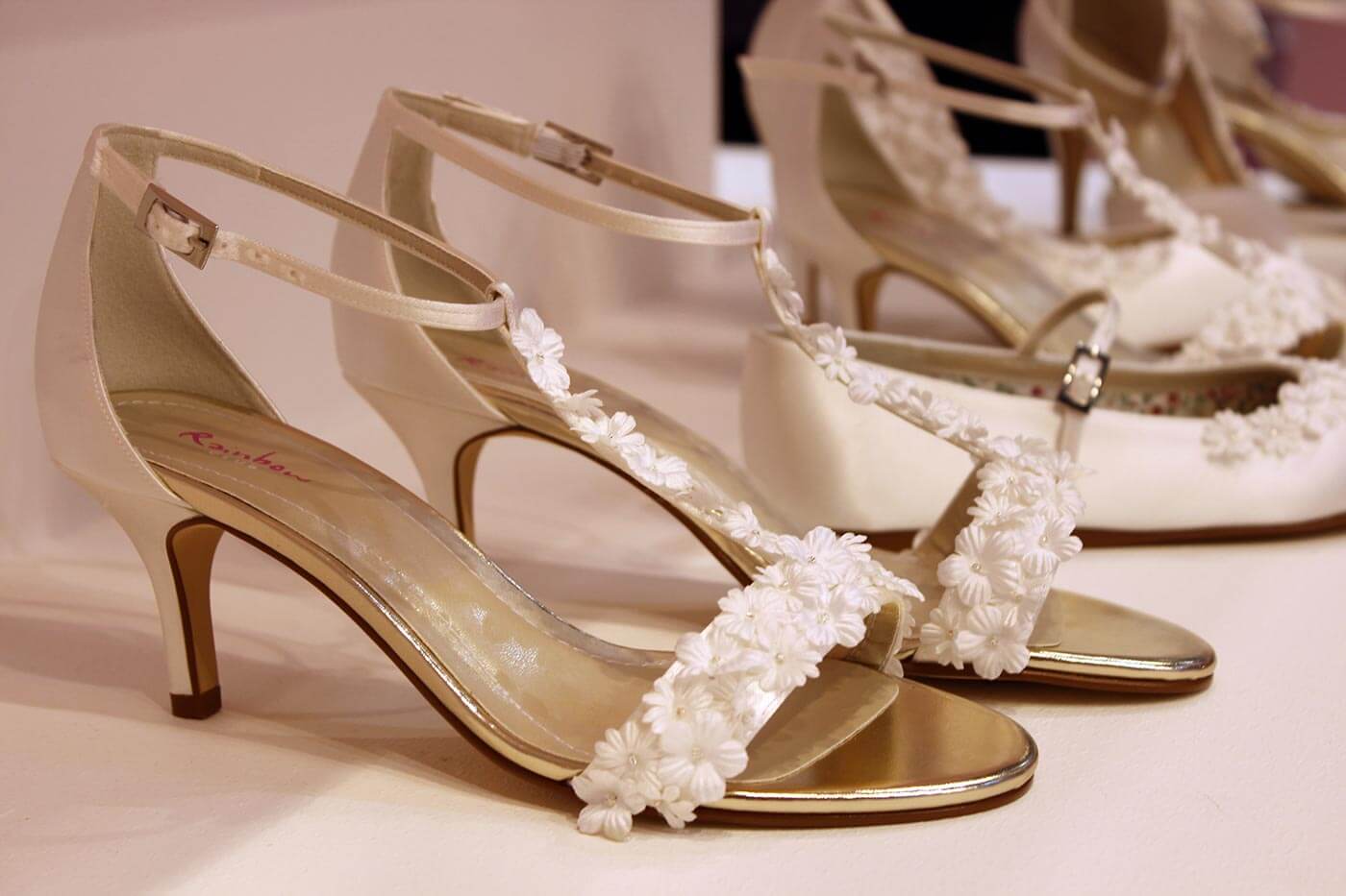 Ausgefallene Brautschuhe: Farbig, mit Glitzer oder personalisiert